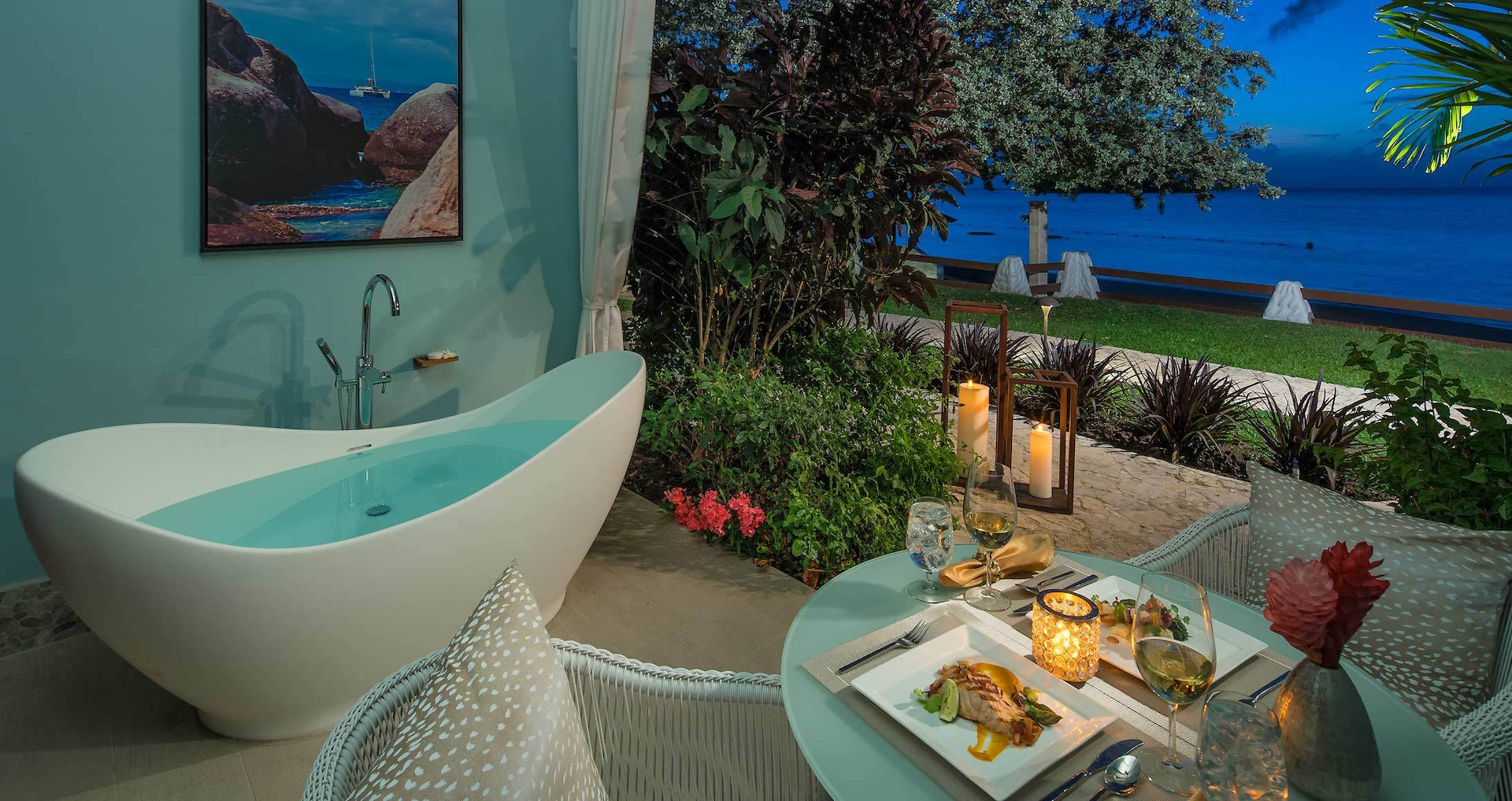 SANDALS® Halcyon Beach: All-Inclusive Beach Resort