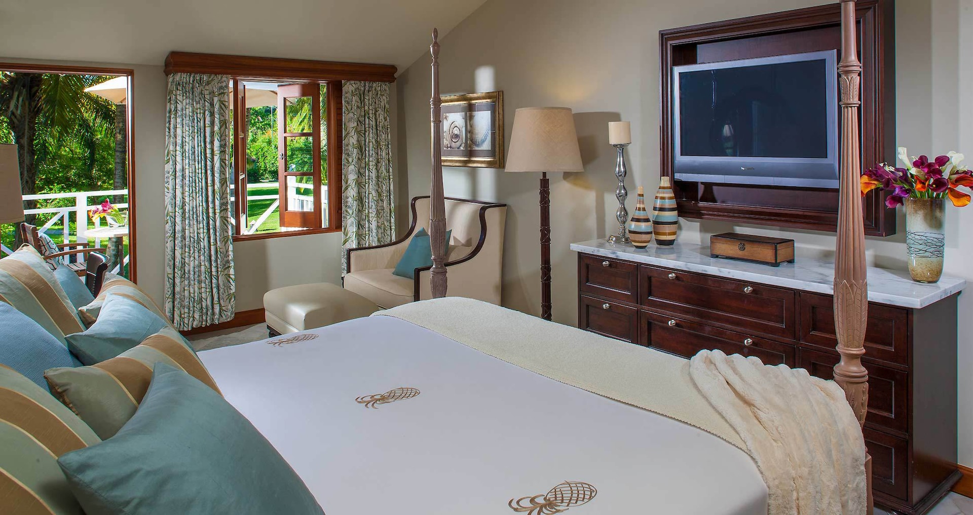 Sandals Halcyon Beach Luxury Resort in Castries, St. Lucia | Sandals