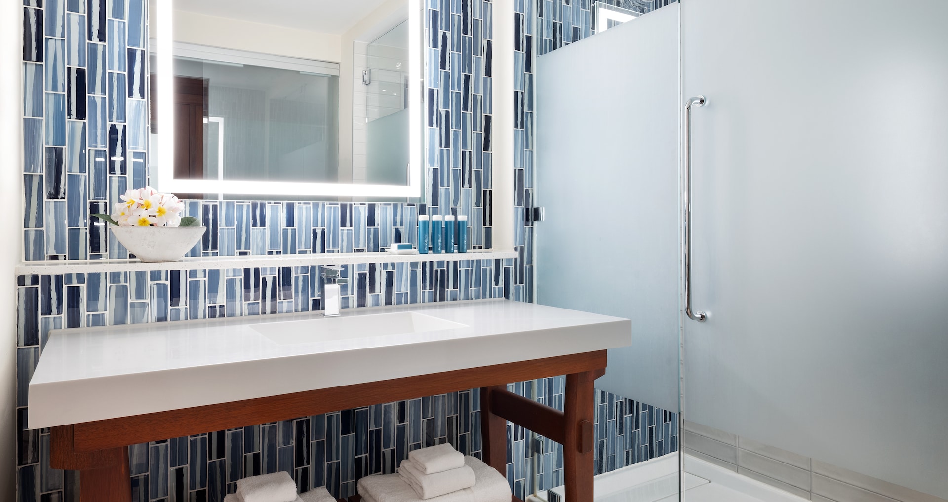 Sandals® Royal Curaçao: Sunchi Beachfront Swim-up Club Level Junior ...